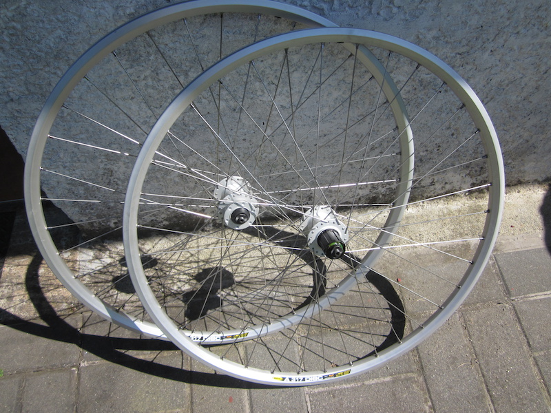2015 NEW Mavic 700C Hybrid Disc wheelset For Sale