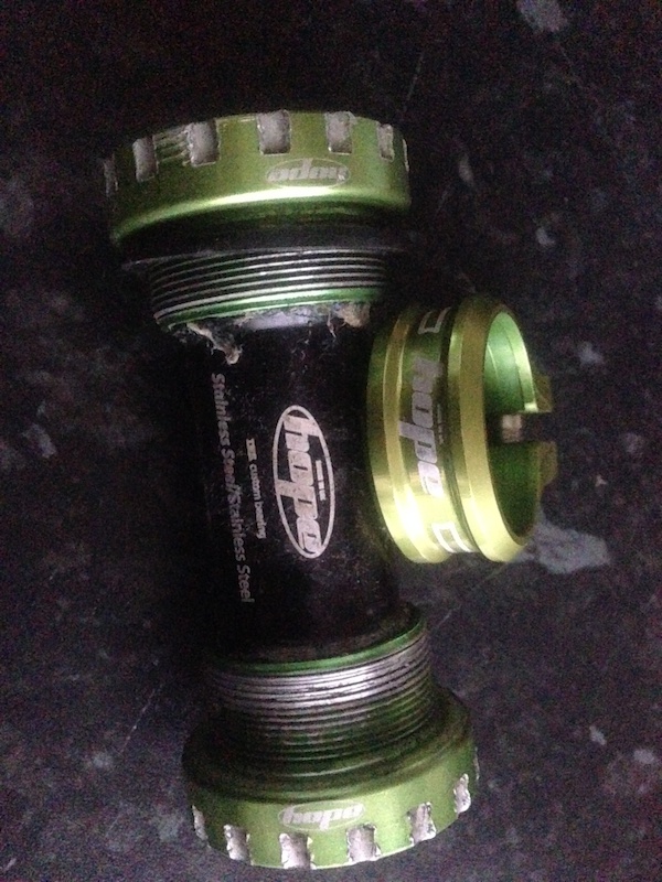 Hope team green bb & seat clamp For Sale