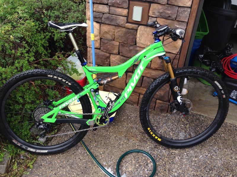 2014 Pivot Mach 429 Carbon XT 11 speed Carbon Wheels For Sale