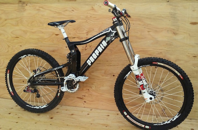 2010 PROPAIN RAGE DH BIKE For Sale