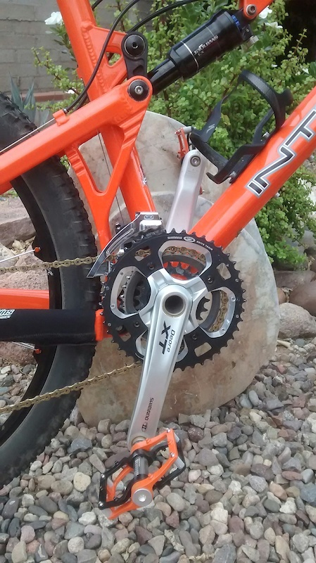 2010 Intense Spider 2, 26"crank bros.wheelset new, 16" For Sale