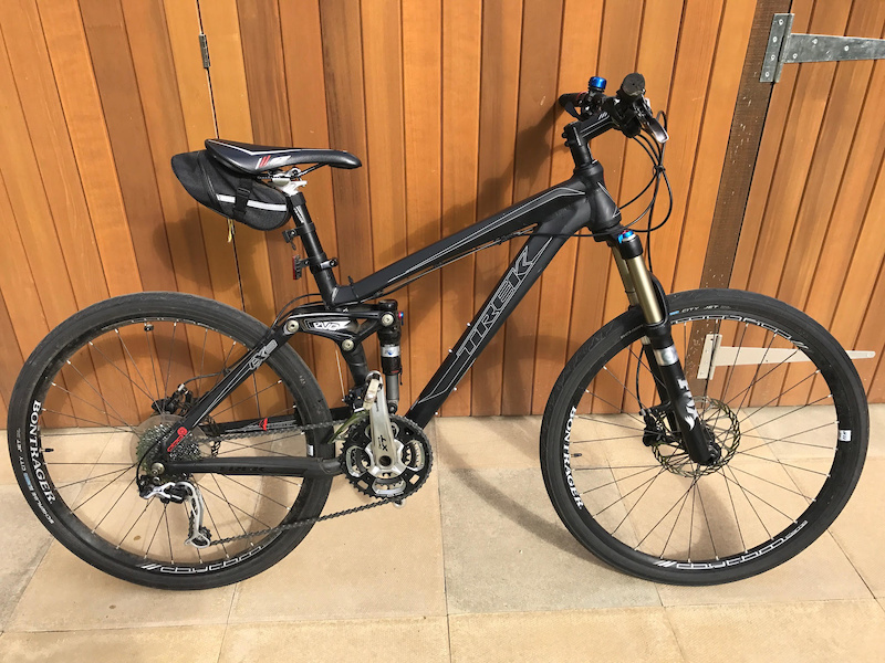 2011 Trek Fuel EX 8 full suspension in Matte Black. 15.5" For Sale