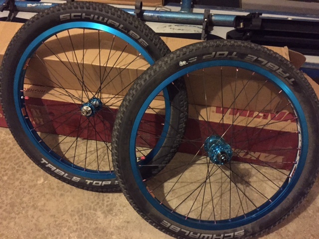 set of 24" wheels For Sale