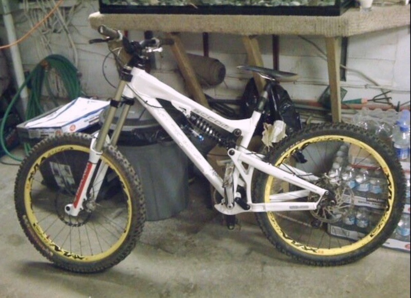 Intense SOCOM FRO DH racing frame + shock For Sale