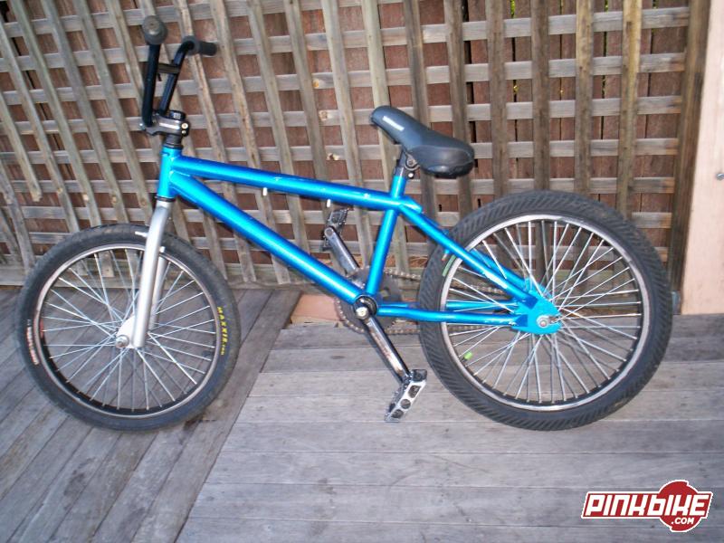 2004 , Mongoose Menace pro, blue frame, silver forks For Sale