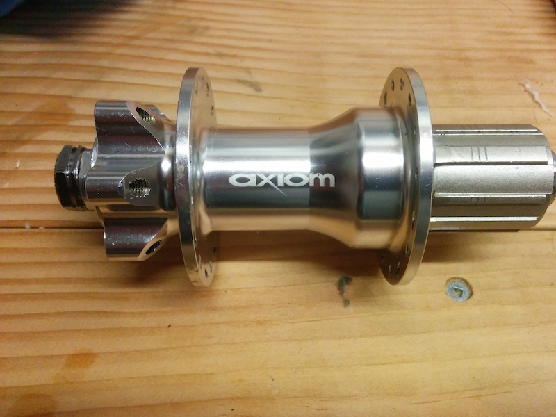 Axiom 150x12 rear hub For Sale