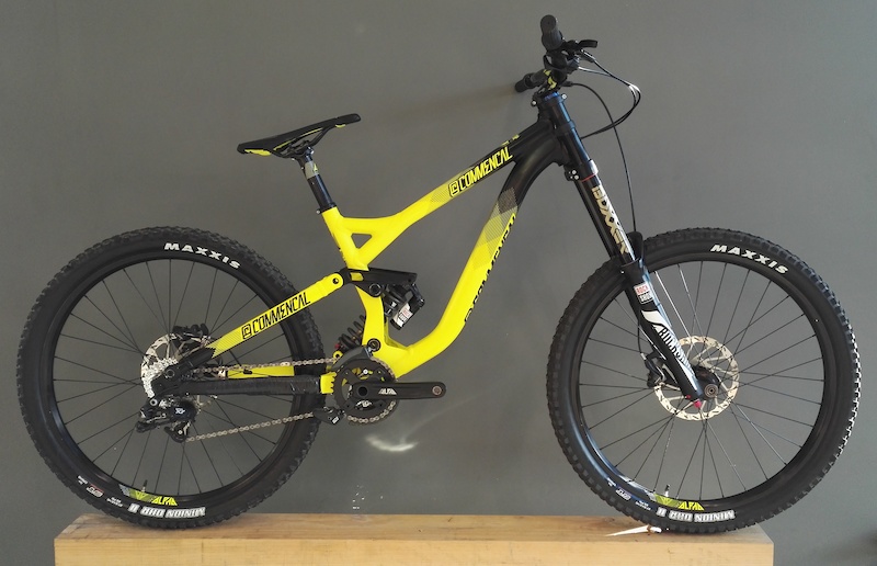 2016 COMMENCAL DH V3 RS YELLOW L For Sale