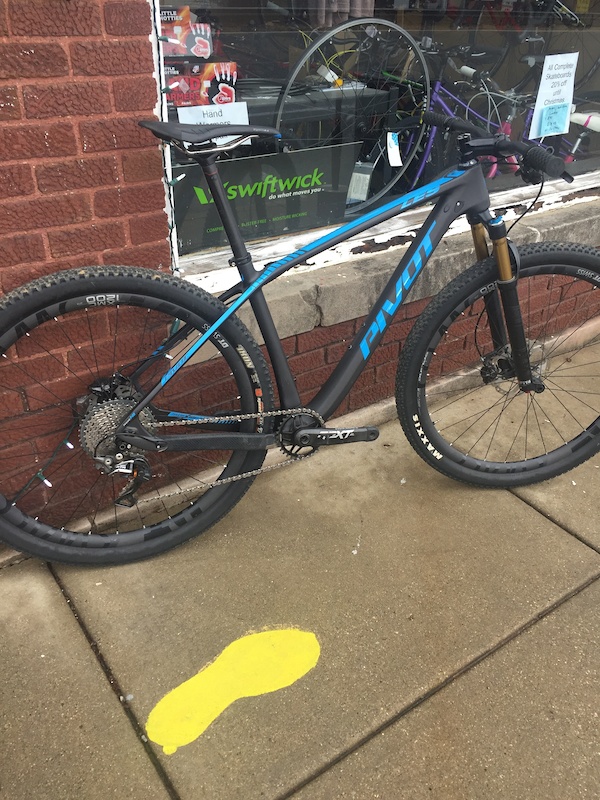2016 PIVOT LES For Sale