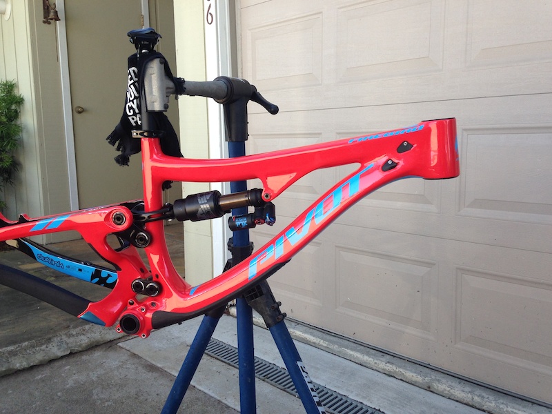 2017 Pivot Firebird carbon red frame - 1 ride For Sale