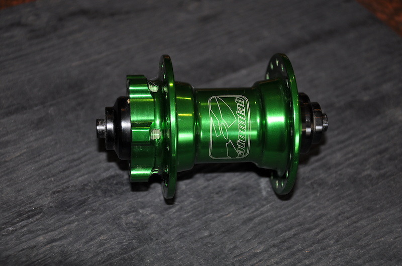 2016 Green 32 hole QR atomlab front hub For Sale