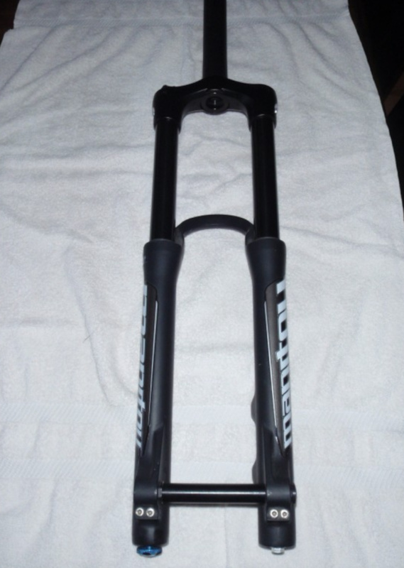 NEW Manitou TRAVIS TPC+ 180mm fork / Dorado For Sale