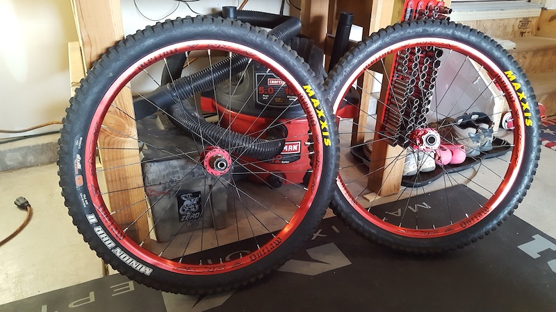 2015 Azonic Outlaw Wheelset 26" w/ Maxxis Minion DHR II's For Sale