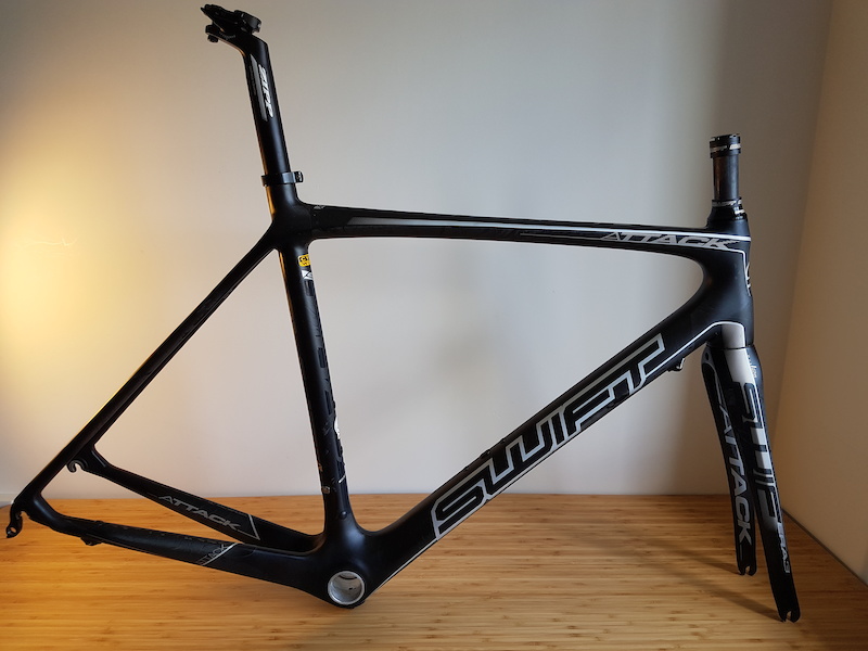 2016 Swift Attack Carbon Road Bike Frame & fork 54cm For Sale