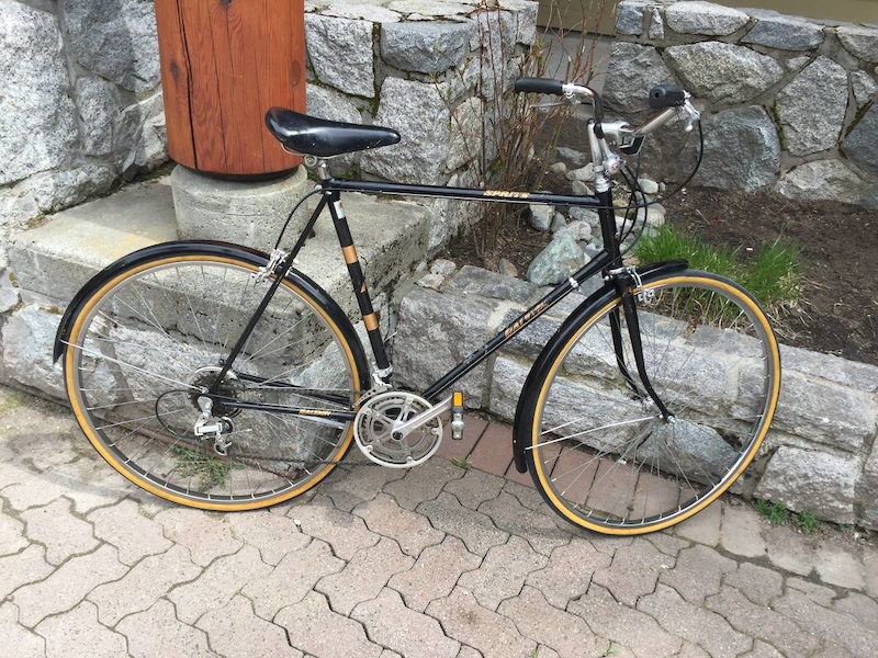Vintage 1970s Raleigh sprite 10 speed bike For Sale