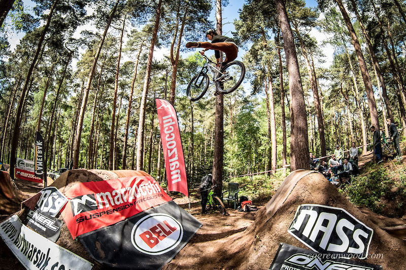 DMR Dirt Wars UK: Round 1, Chicksands - Video - Pinkbike