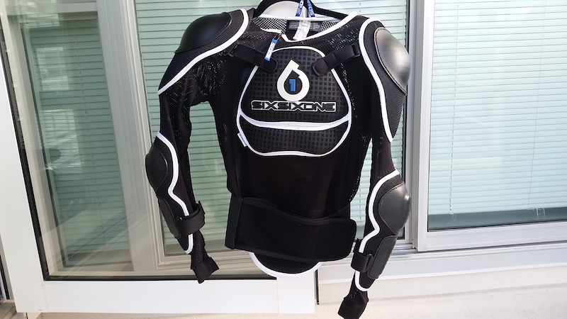 661 Body Armour & Mace Leg Guards For Sale