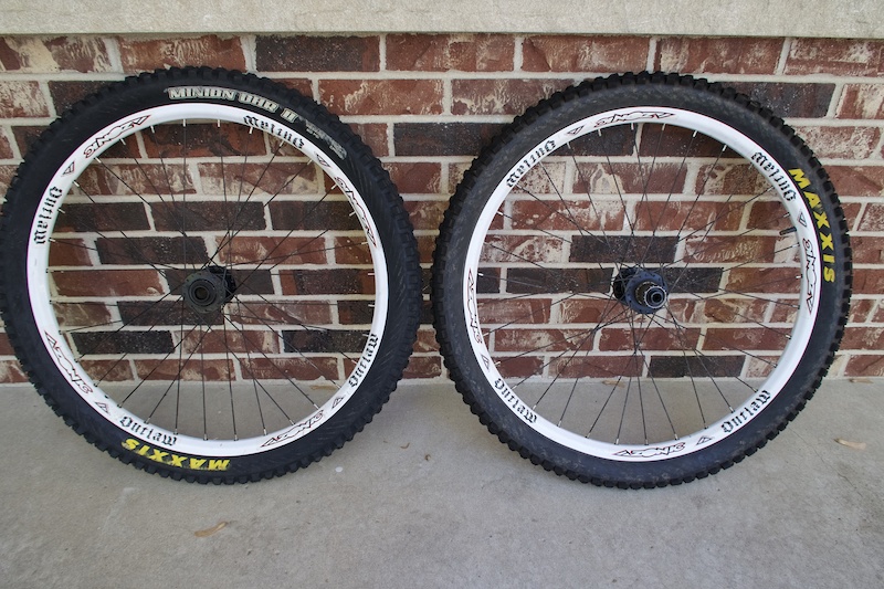 2013 Azonic Outlaw wheelset For Sale