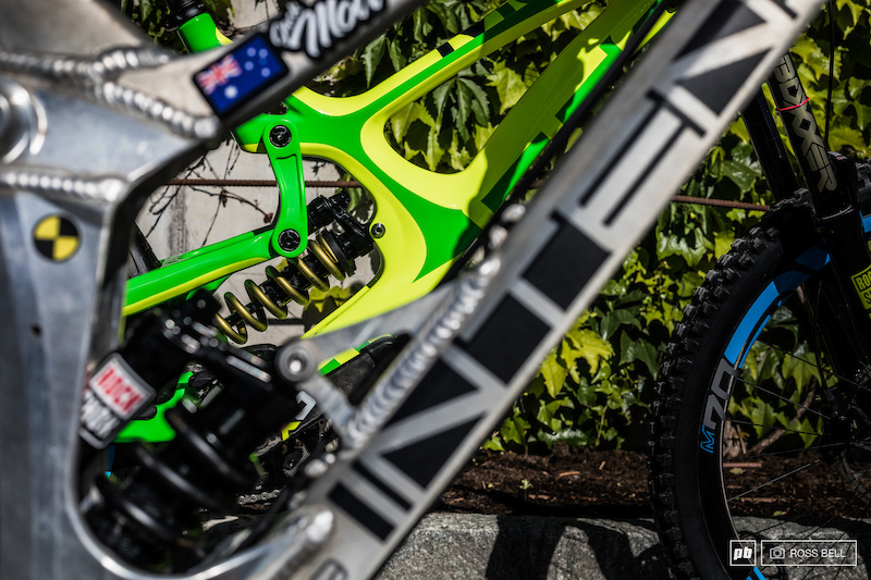 Intense 29 vs. Intense 27.5 - Leogang DH World Cup - Pinkbike