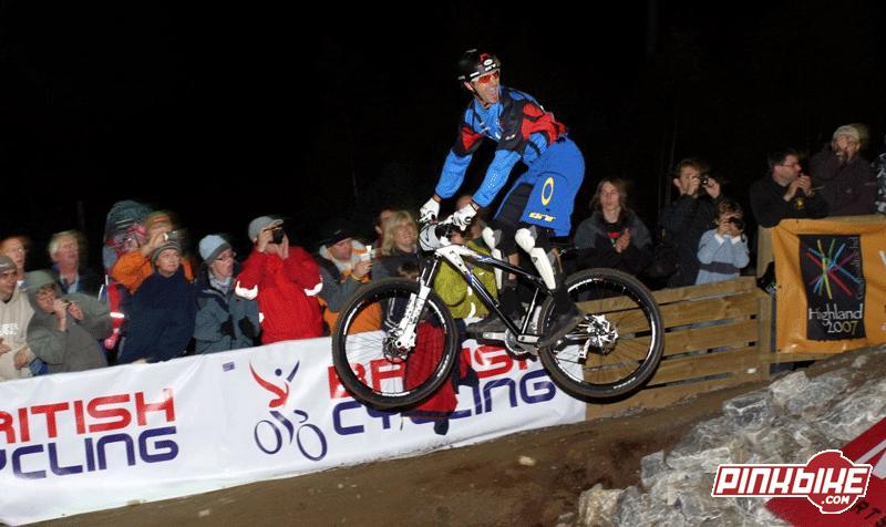 Lopes adds a 4th World Championship title! - Pinkbike