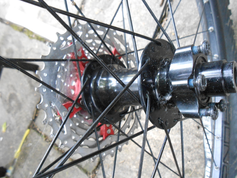Inferno rear DH wheel with 150/12 hub damaged For Sale