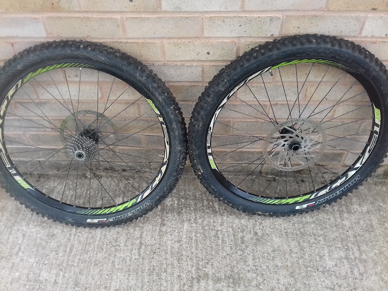 2013 Roval 26" dh wheels with tyres and rotors cassette For Sale