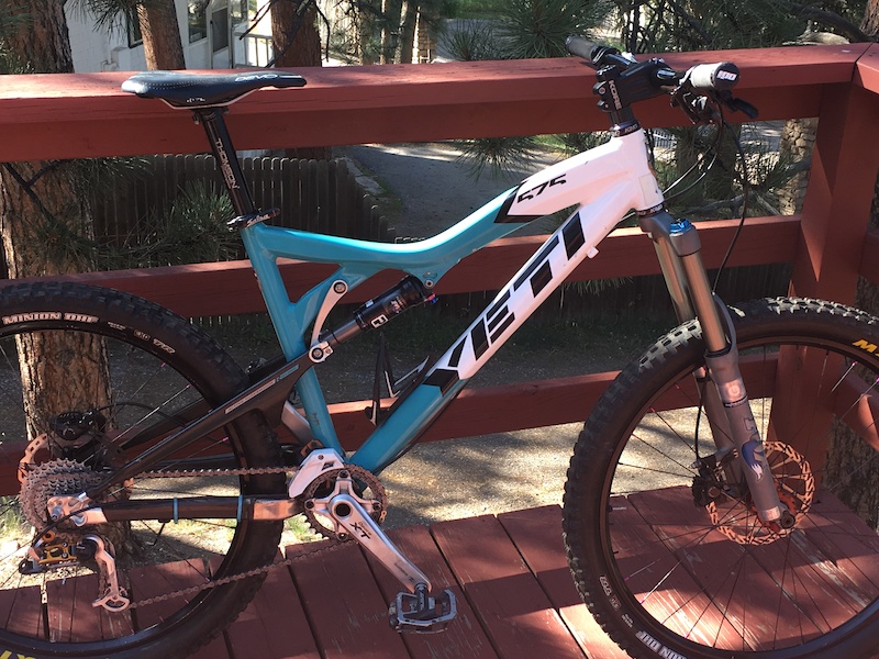 2011 Yeti 575 Medium Team Colorway For Sale