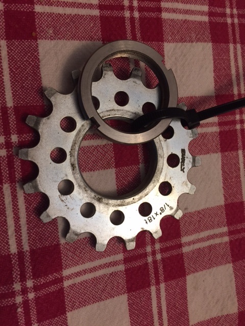 Surly single speed fixie cog /w lock ring 18t x 1/8 For Sale