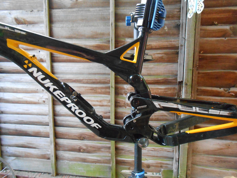 Nukeproof Pulse DH frame damaged For Sale