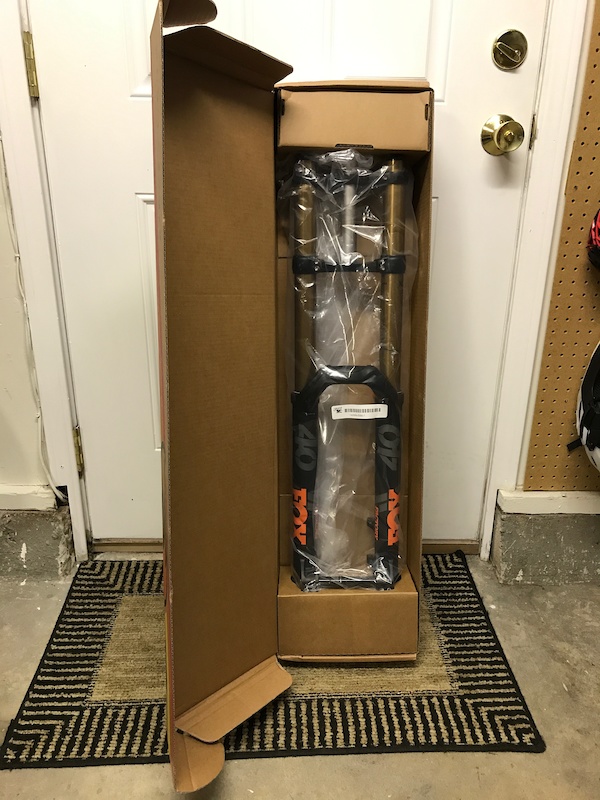 2018 *NEW IN BOX* Fox 40 DH Fork For Sale