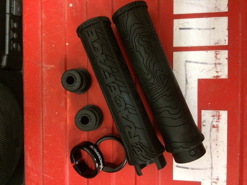 Race Face Grips For Sale