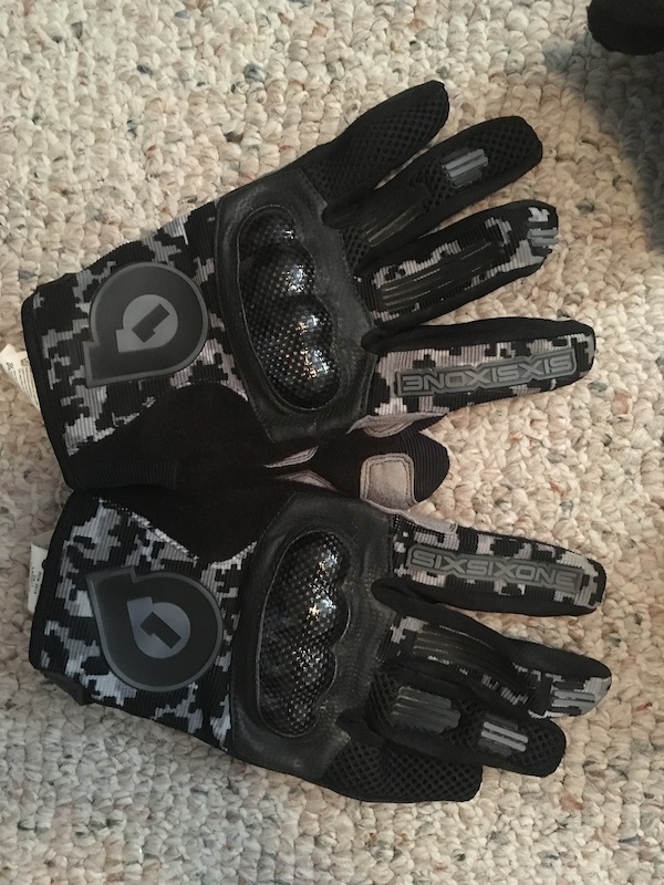 661 Gloves Large For Sale