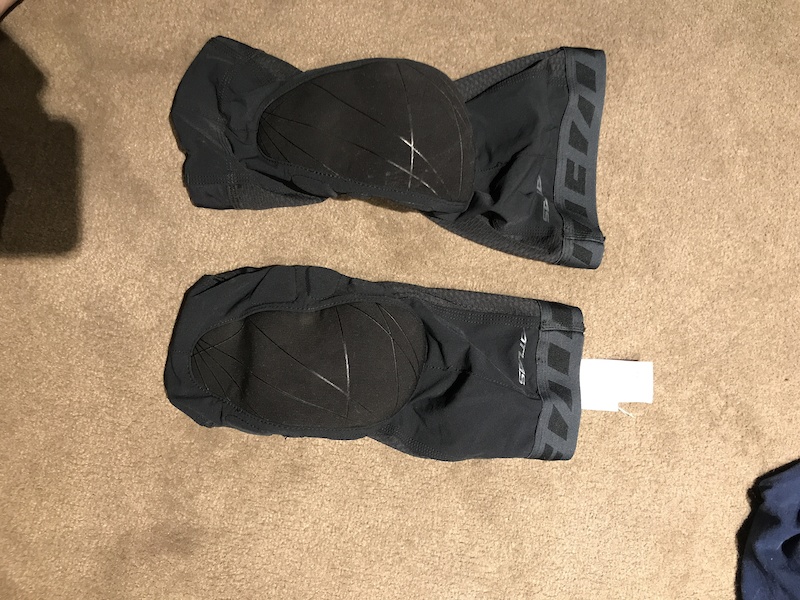 2018 Specialized Atlas Knee Pads For Sale