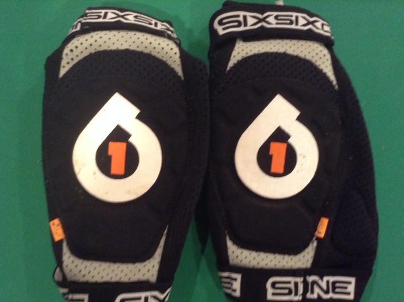 2008 Six Six One DH knees pads For Sale
