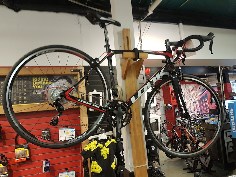 2017 LOOK 765 Carbon - 2 Sizes - 105 or Ultegra For Sale