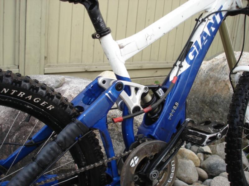 2007 GIANT GLORY 07 FRAME & MANITOU TRAVIS FORK For Sale