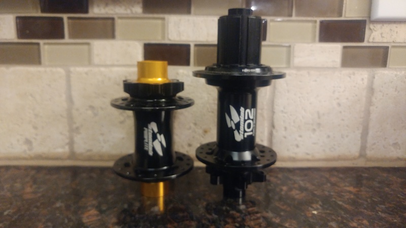 2017 Atomlab DHR Hub Set 12/150mm 20/110mm Black 32h For Sale