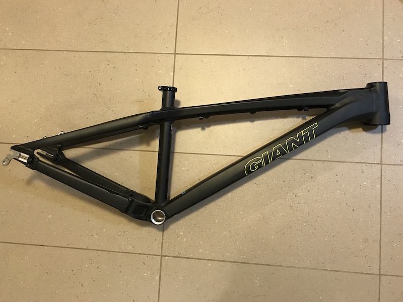 2017 Giant STP - new For Sale