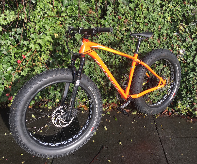 2016 Specialized Fatboy Comp w/ Bluto fork *Like New!! For Sale