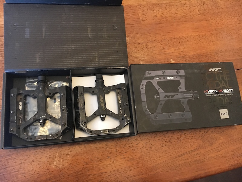 2017 HT AE05 Flat Pedals Stealth Black For Sale