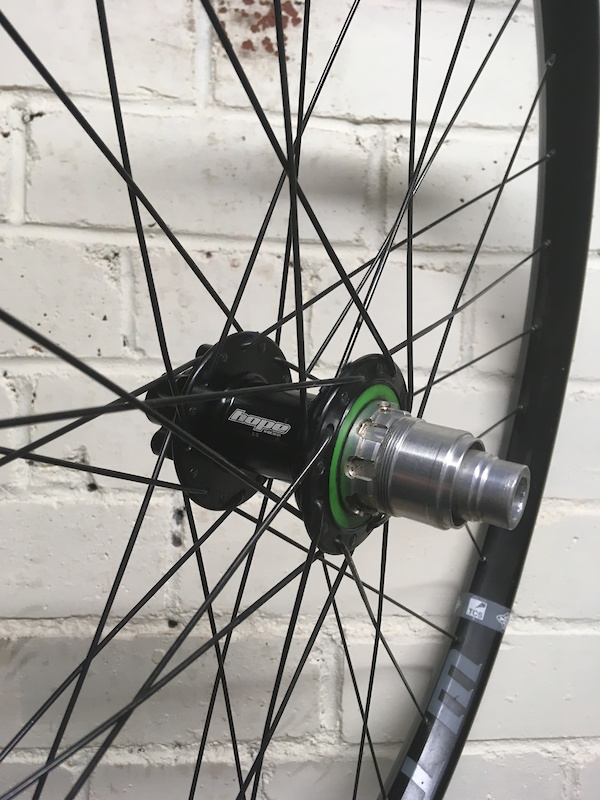 2017 Hope Pro 4 hubs 142x12 100x15 & WTB i29 asym TCS rims For Sale