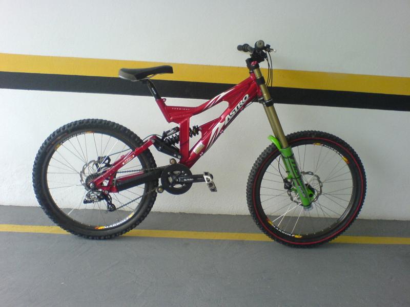 vacaum at bike in Florianópolis, Brazil - photo by vacaumdh - Pinkbike