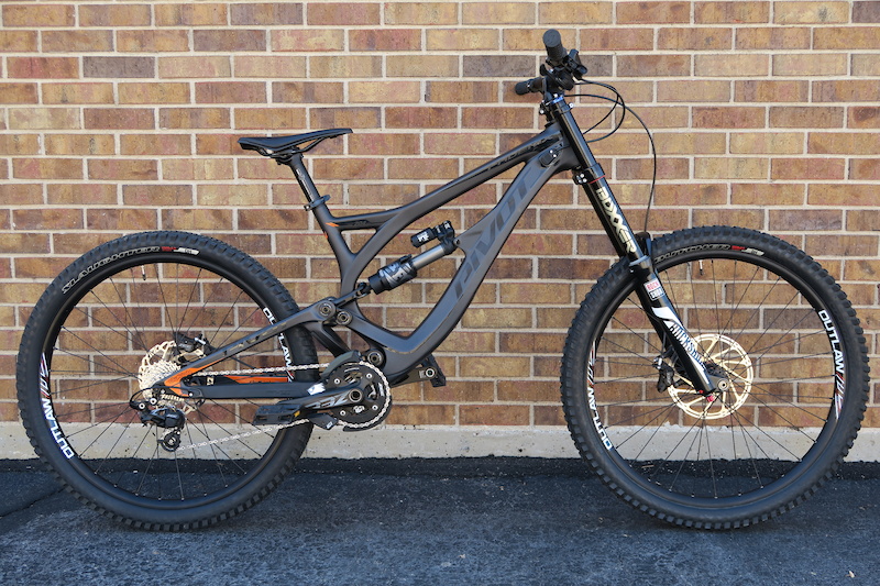 2016 NEW PIVOT PHOENIX CARBON DH 27.5" L For Sale