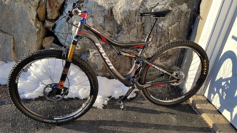 2014 Pivot mach 429 carbon with nice upgrades For Sale