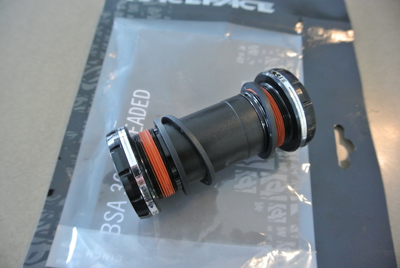 2017 Race Face Threaded BB 30 For Sale