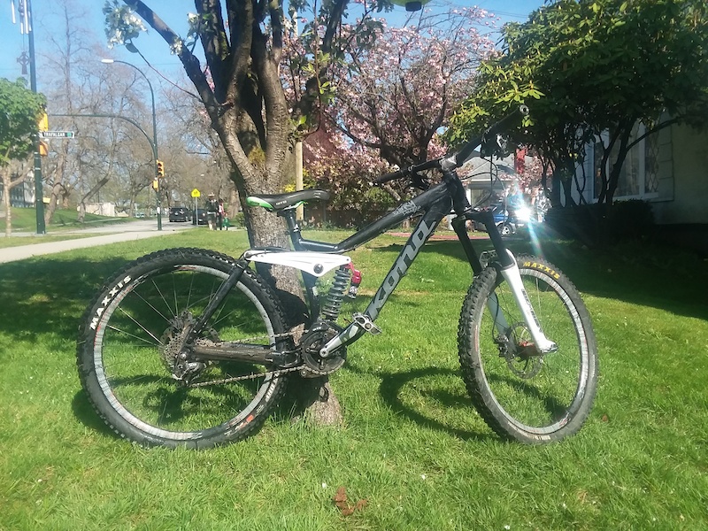 2010 ** Price Drop - Kona Stinky Deluxe For Sale