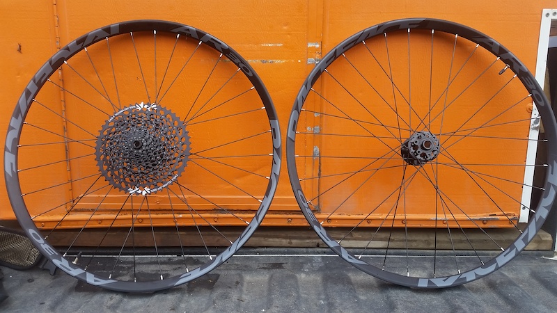 2018 Race face arc30/ formula boost hubs For Sale