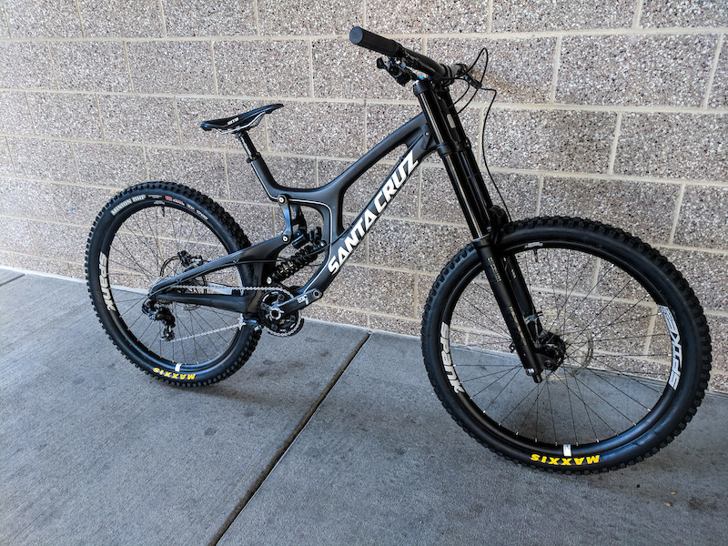 2017 Santa Cruz V10 Carbon Large Fox 40 DHX2 Sram X01 For Sale