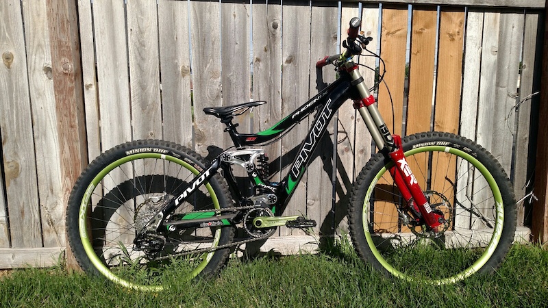2016 Pivot Phoenix 26 Kids edition For Sale
