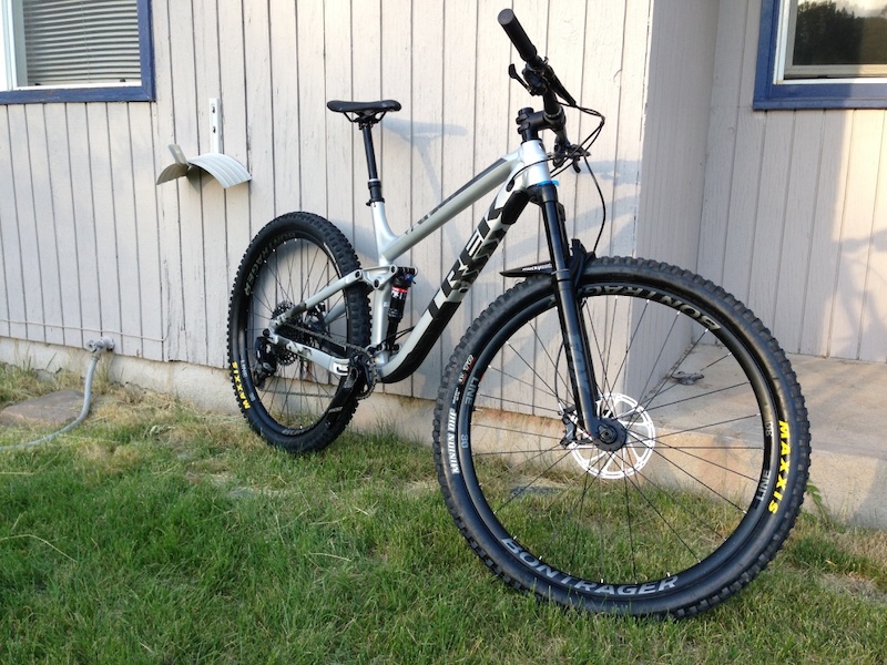 2018 Trek Fuel EX 8 29er 19.5 (Large). 140mm fork For Sale