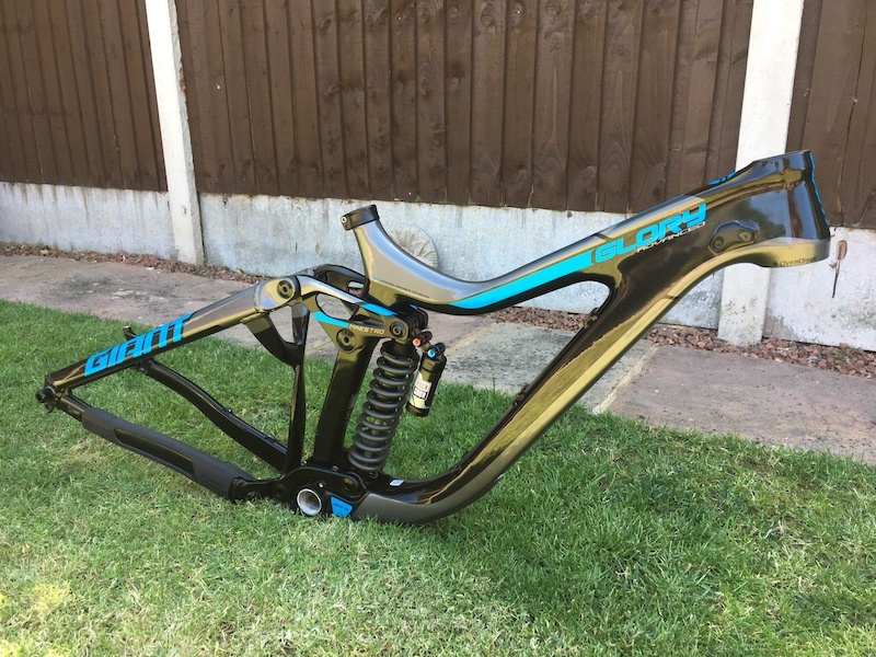 2017 Giant Glory Advanced Carbon DH Frame Size S For Sale
